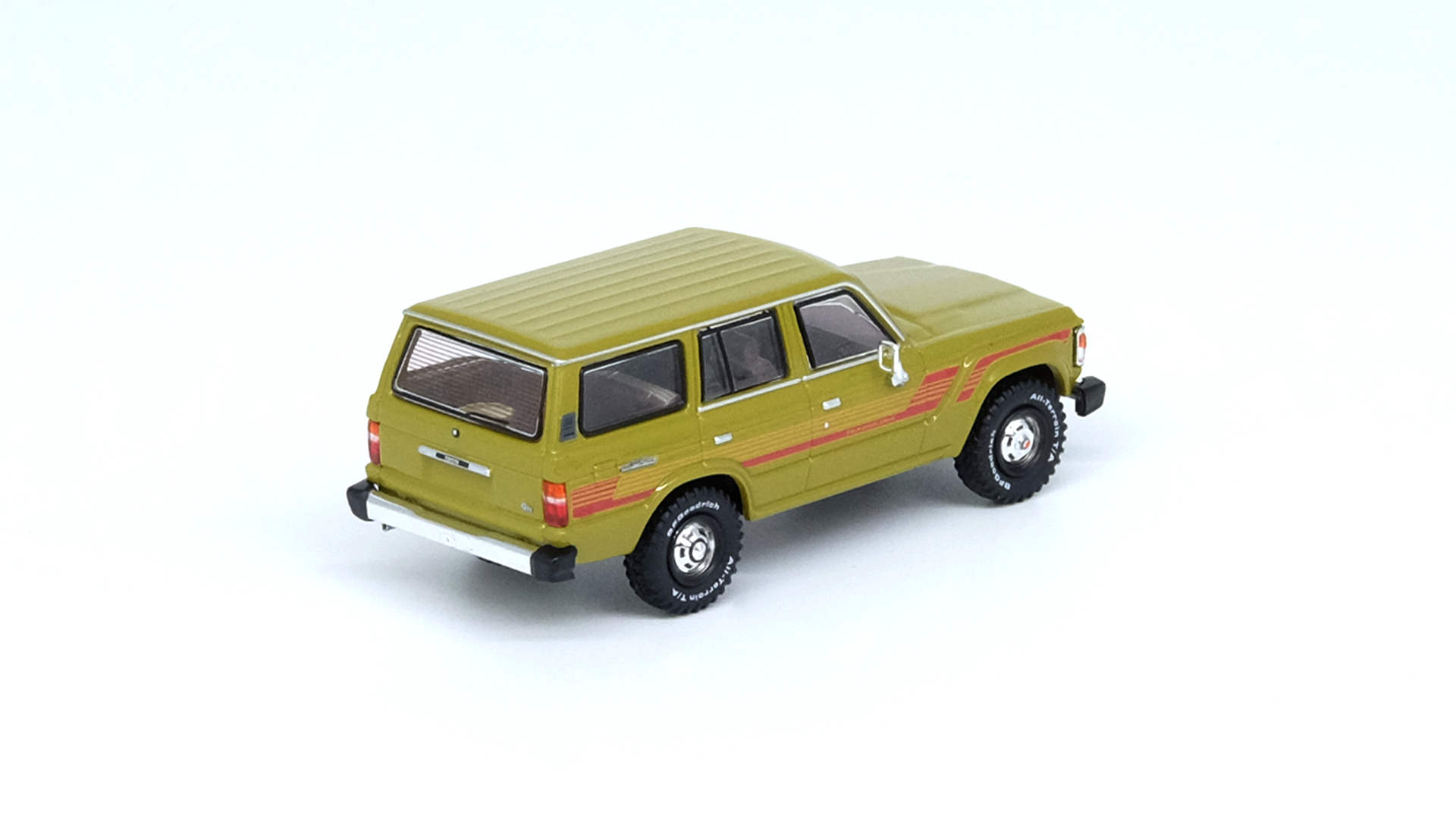 Toyota Land Cruiser (FJ60) Olive Green - Inno Models
