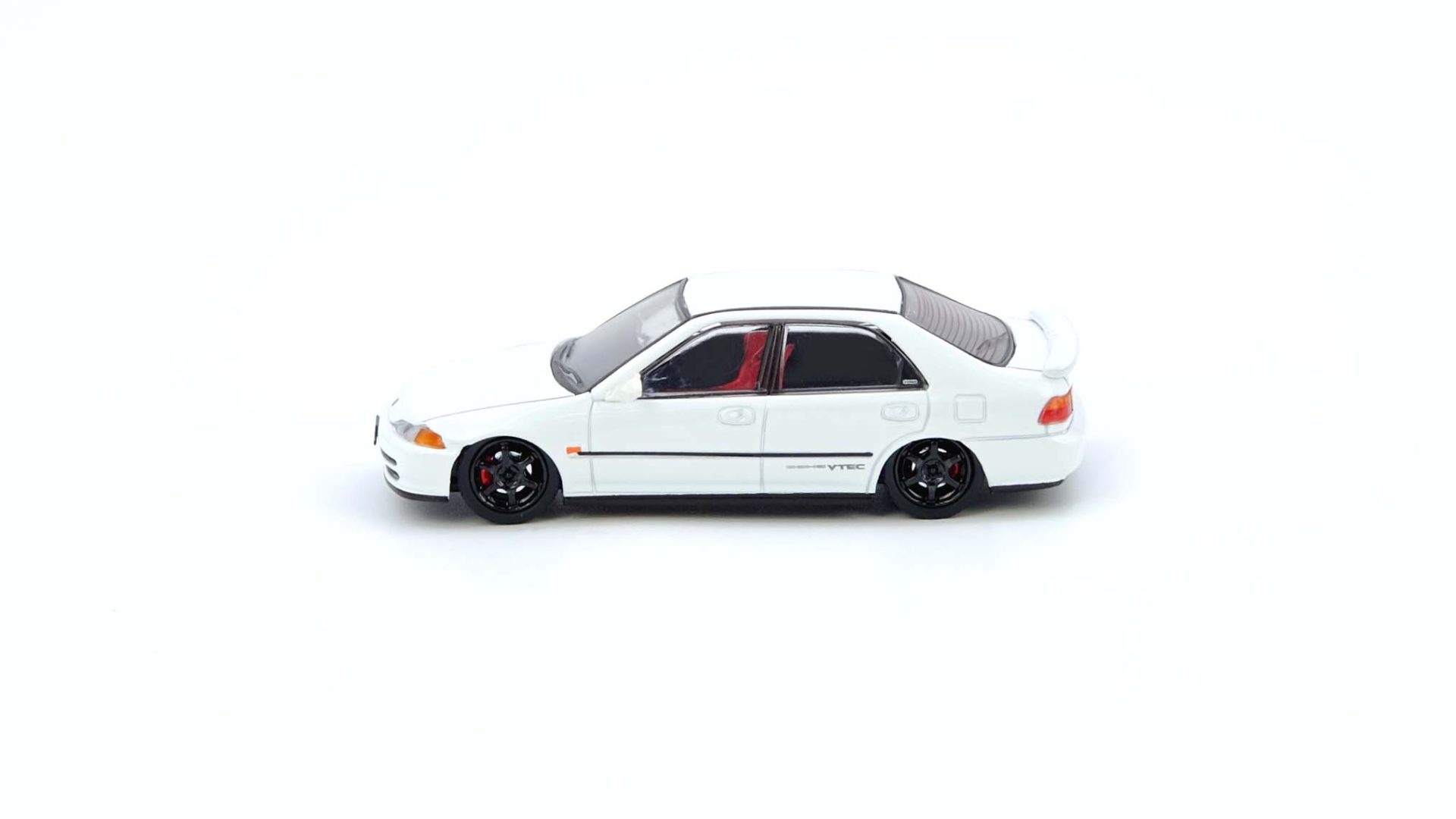 Honda Civic Ferio SiR (EG9) White - Inno Models