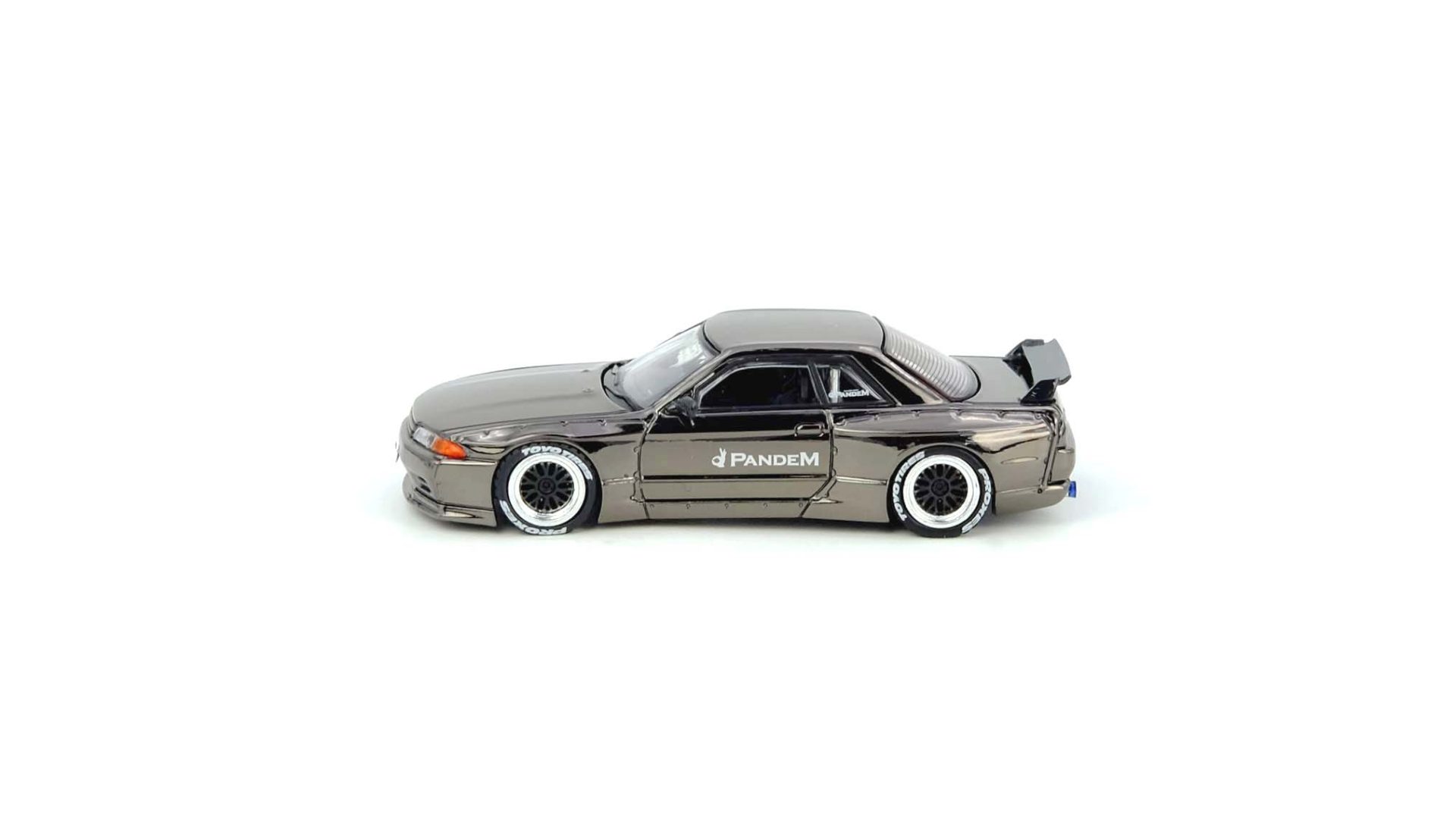 Nissan Skyline GT-R R32 Pandem Rocket Bunny Chrome Black HK Special ...