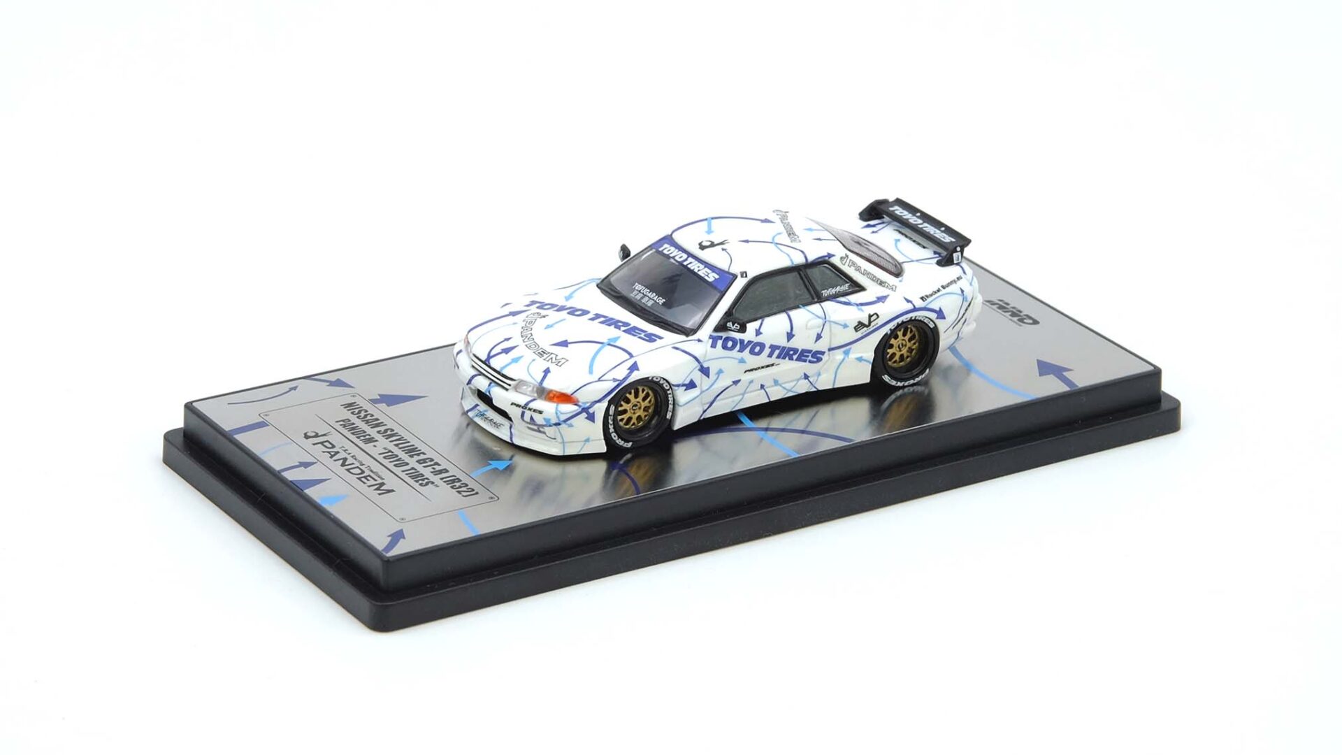 Nissan Skyline GT-R (R32) Pandem - "Toyo Tires" - Inno Models