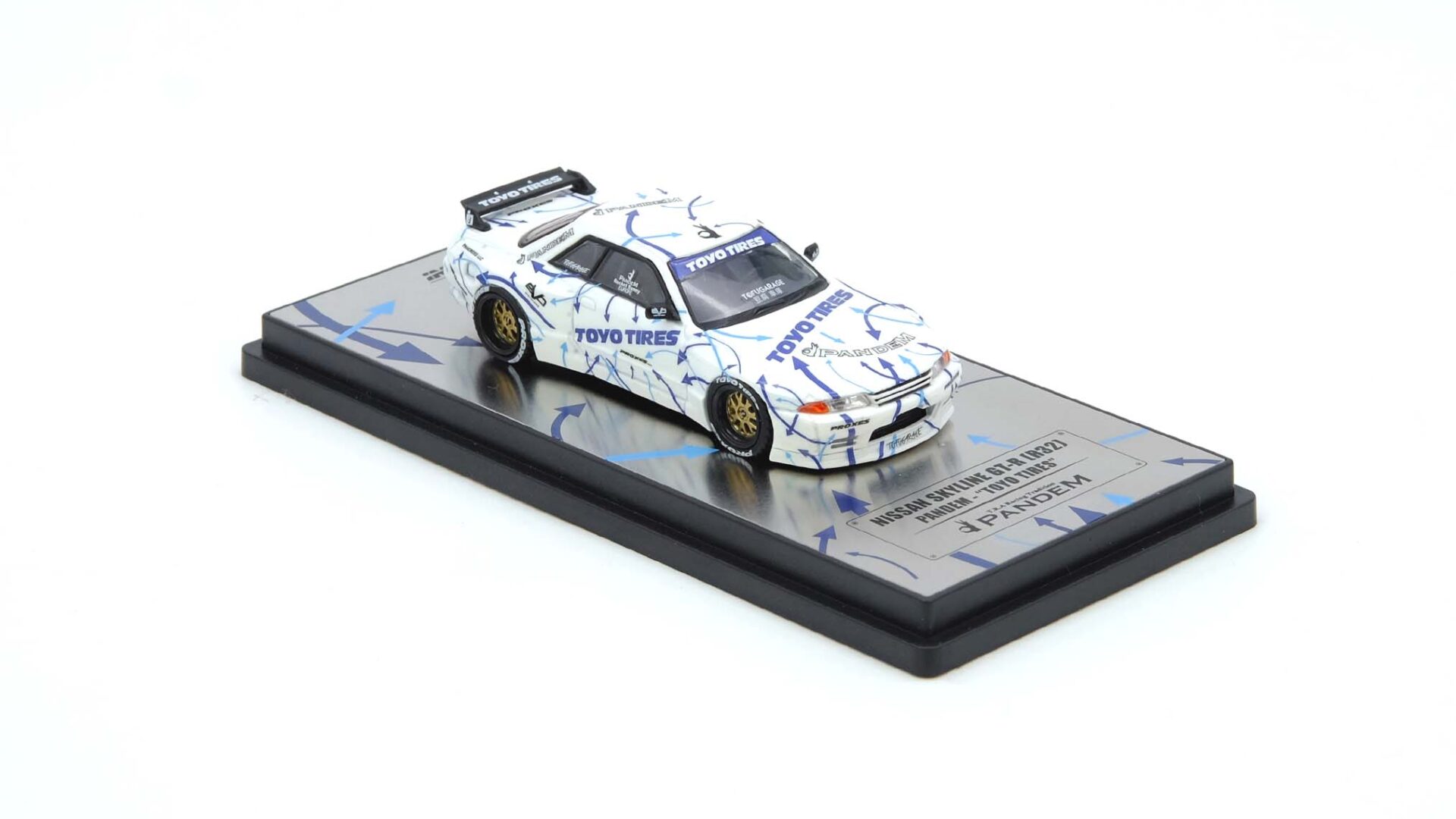 Nissan Skyline GT-R (R32) Pandem - "Toyo Tires" - Inno Models