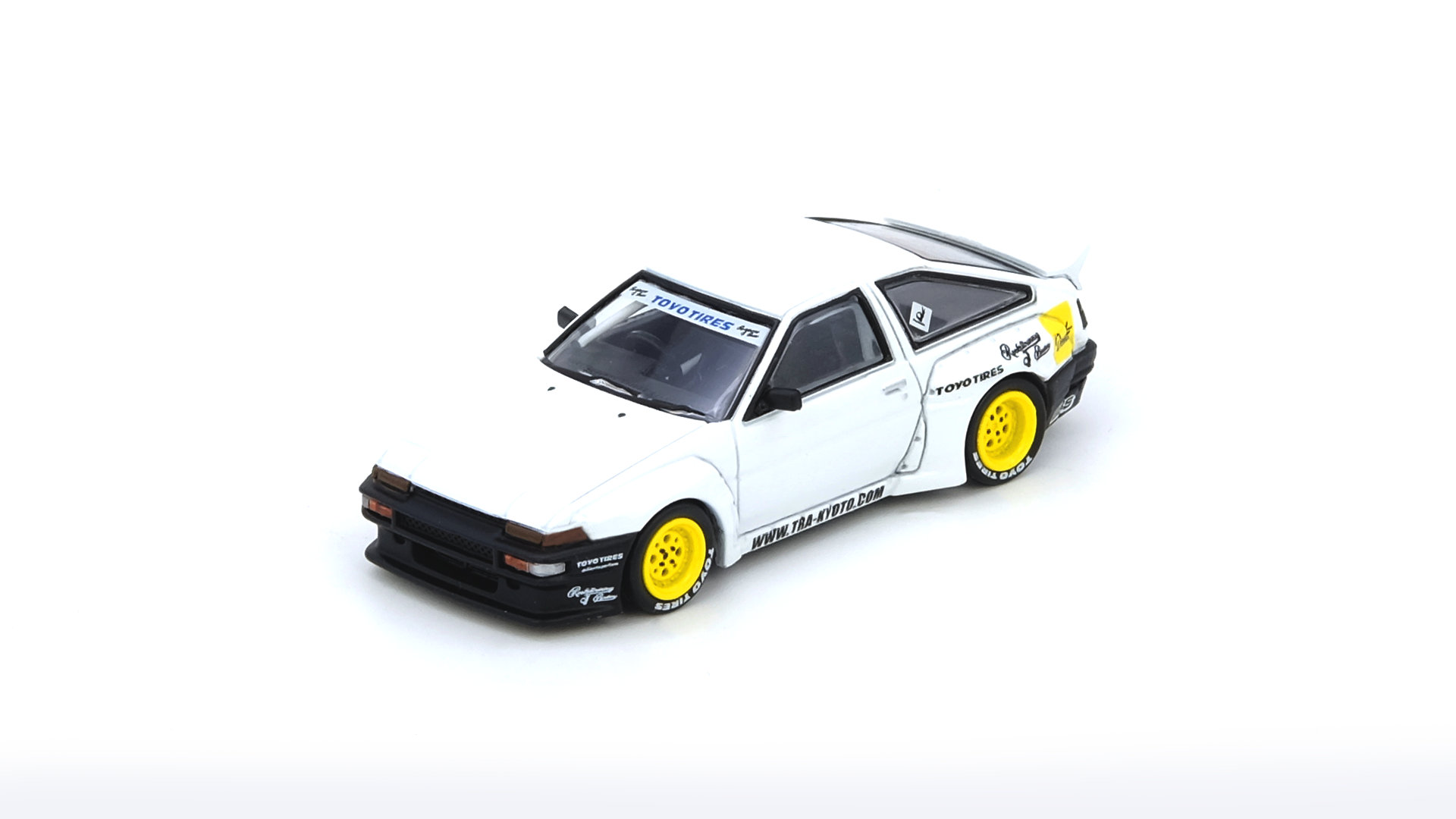 Toyota Corolla Trueno AE86 "PANDEM / ROCKET BUNNY" White - Inno Models